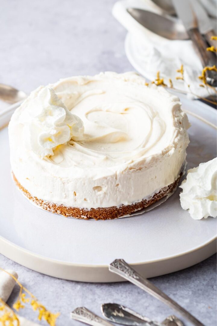 No Bake Cheesecake With Cool Whip - Quick & Easy Dessert