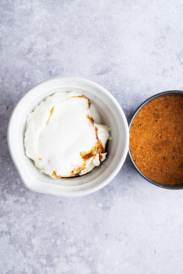 No Bake Cheesecake With Cool Whip - Quick & Easy Dessert