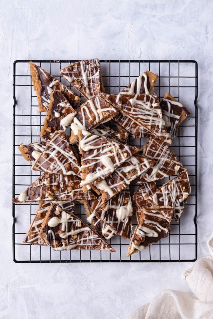 Christmas Crack (Quick and Easy Saltine Cracker Toffee)