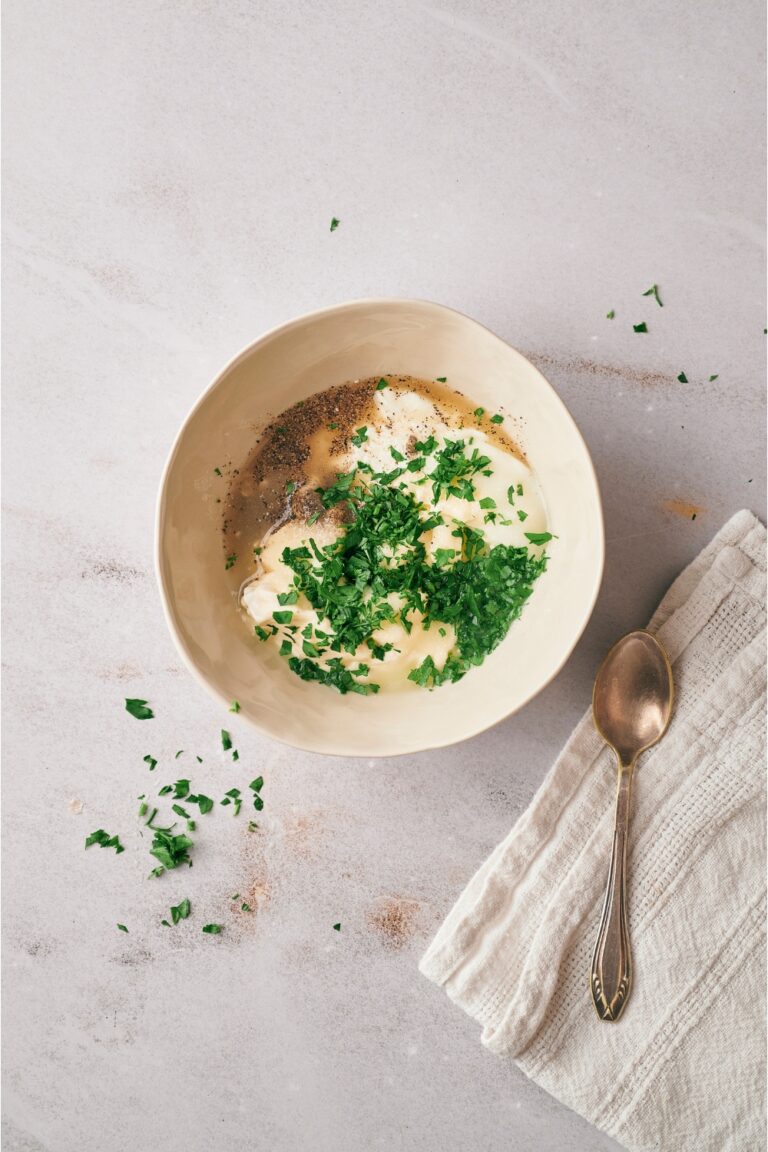 Halal White Sauce (Halal Guys Copycat in 1 Minute)