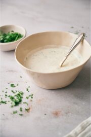 Halal White Sauce (Halal Guys Copycat in 1 Minute)