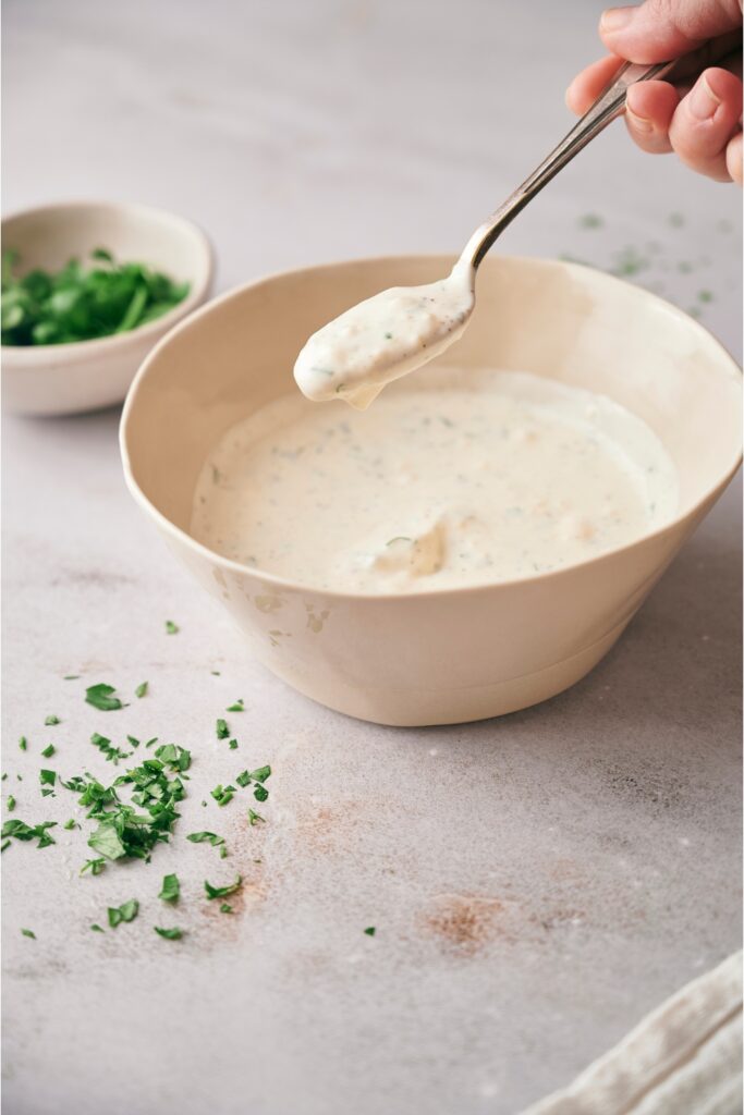 Halal White Sauce (Halal Guys Copycat in 1 Minute)