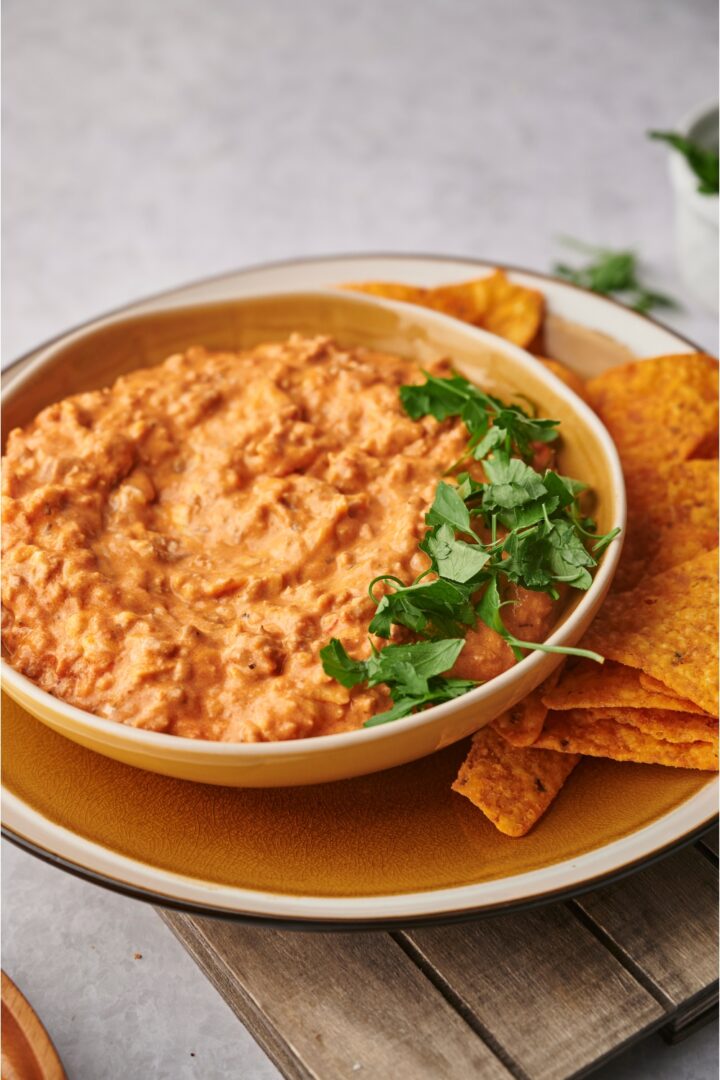 The BEST Easy Chili Cheese Dip Recipe (Made In 10 Minutes)
