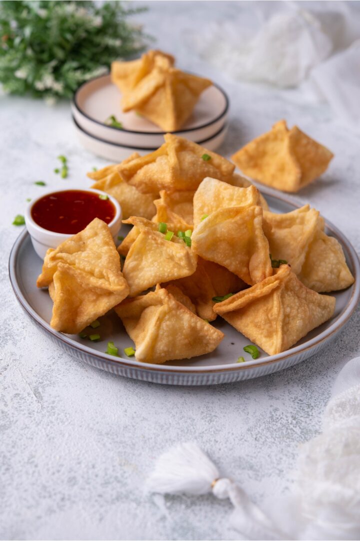 Cream Cheese Rangoon (Crispy Fried Cream Cheese Wontons)