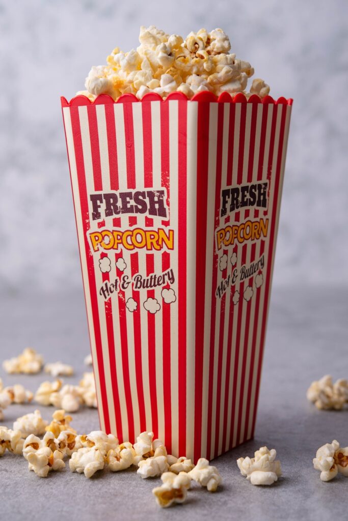 The BEST Homemade Kettle Corn Recipe (Easy To Make In 5 Minutes)