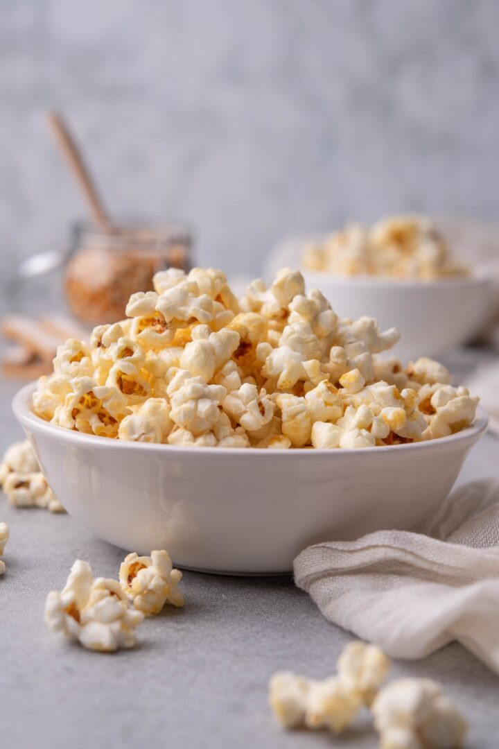 The BEST Homemade Kettle Corn Recipe (Easy To Make In 5 Minutes)