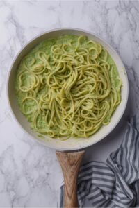 EASY Green Spaghetti Recipe (Made In Just 15 Minutes)