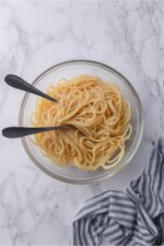 EASY Green Spaghetti Recipe (Made In Just 15 Minutes)