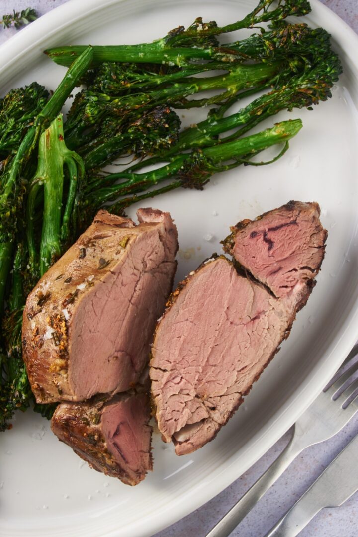 Sous Vide Beef Tenderloin Recipe (Tender and Juicy)