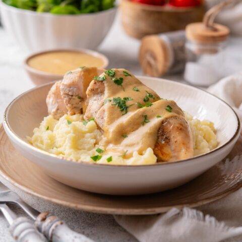 Chicken and Mashed Potatoes (+ Best Gravy Sauce)