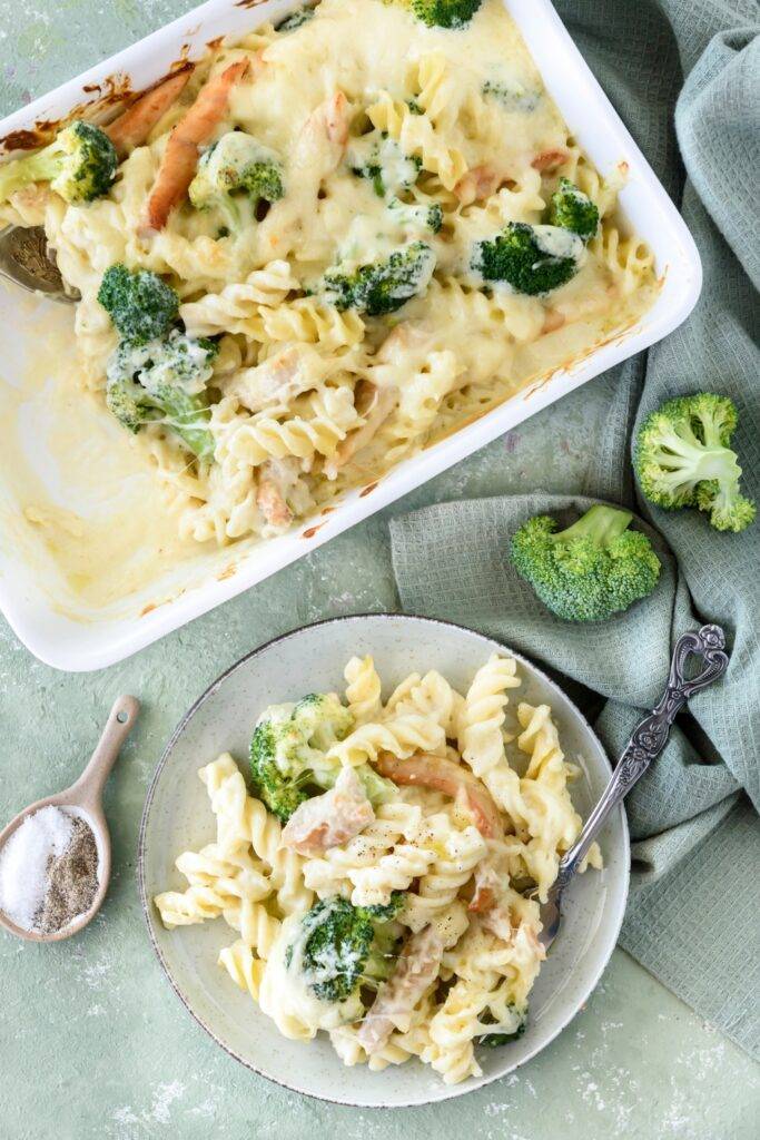 Chicken and Broccoli Pasta Bake (Creamy and Cheesy)