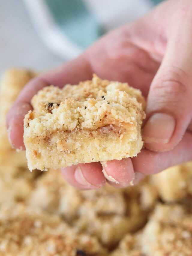 Best Apple Pie Bars Recipe - I'm Hungry For That