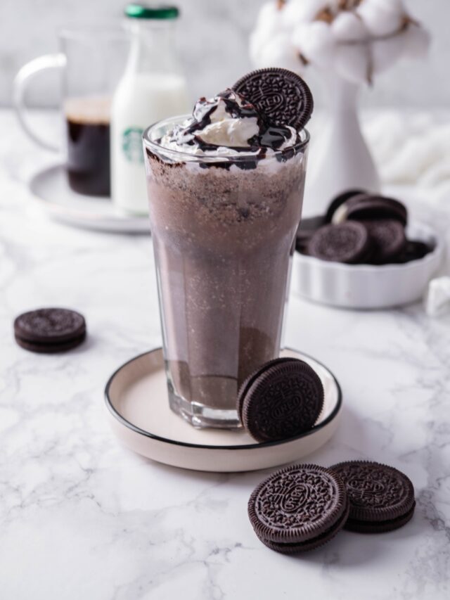 Starbucks Mocha Cookie Crumble Frappuccino - I'm Hungry For That