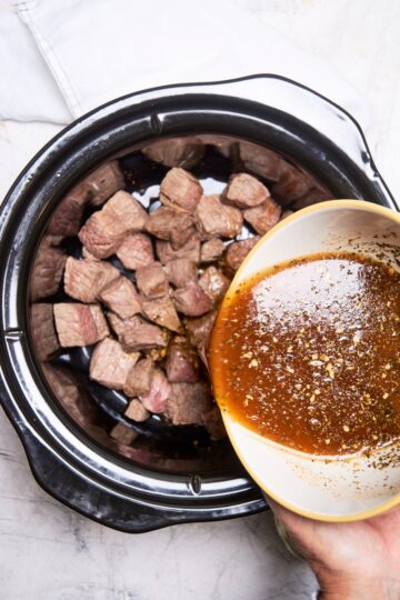 Quick and Easy Crock Pot Beef Tips Recipe (With A Yummy Gravy)