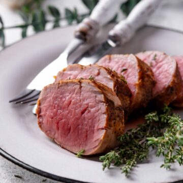 Pan Seared Venison Tenderloin Recipe (With Garlic Herb Butter)