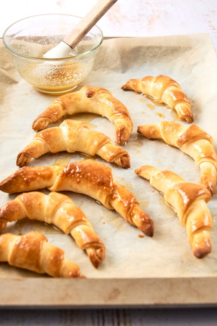 Copycat Cheddars Honey Butter Croissants (3 Ingredients!)
