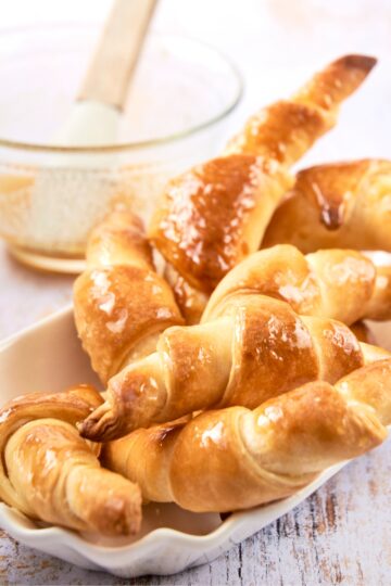 Copycat Cheddars Honey Butter Croissants (3 Ingredients!)