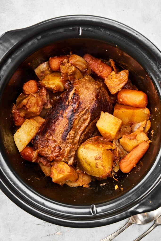 Easy Crock Pot Chuck Roast Recipe (Turns Out Super Tender)