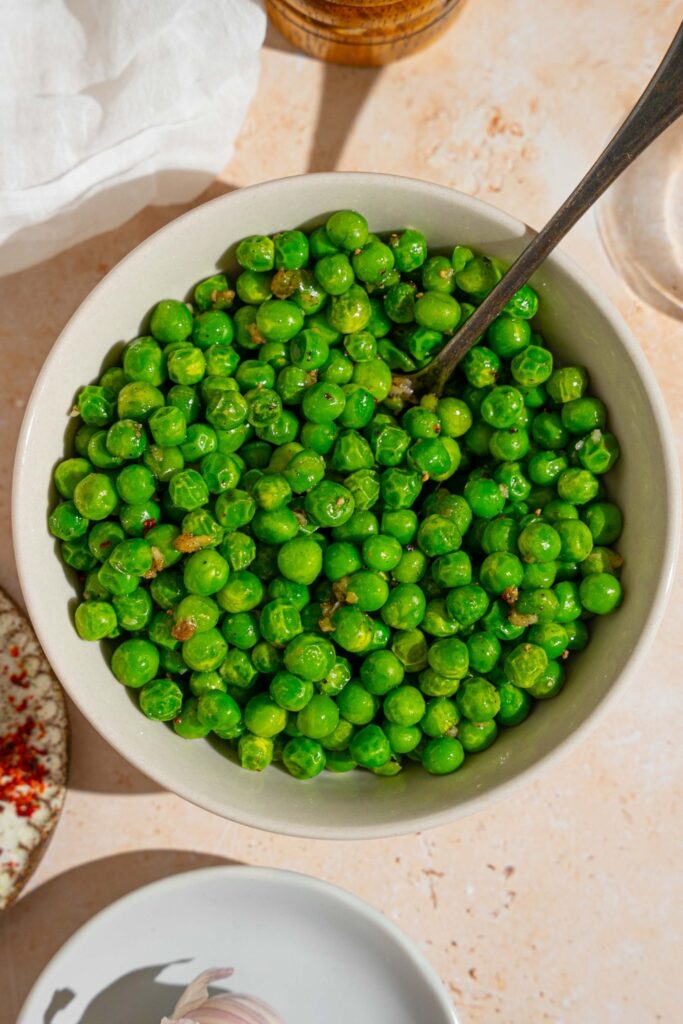 Sautéed Frozen Peas Recipe (How To Cook Frozen Peas)