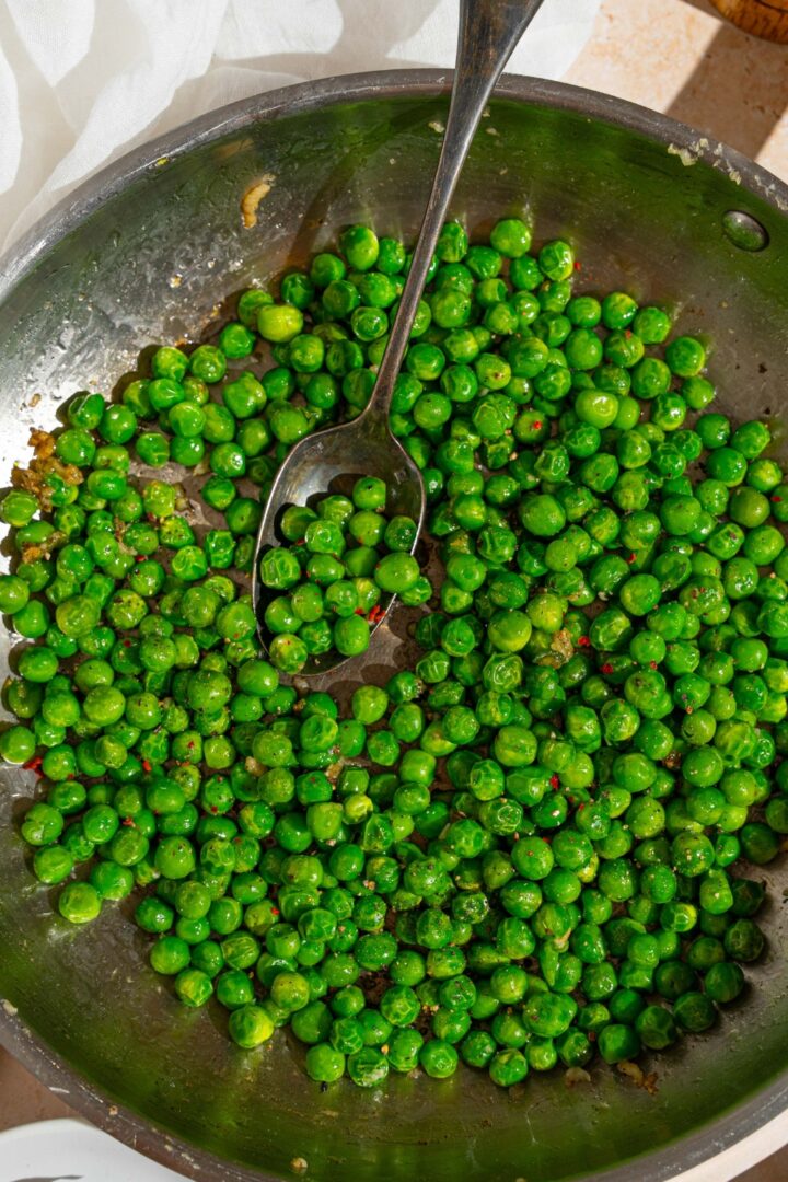 Sautéed Frozen Peas Recipe (How To Cook Frozen Peas)