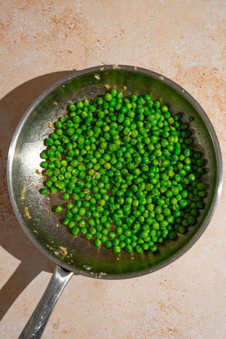 Sautéed Frozen Peas Recipe (How To Cook Frozen Peas)