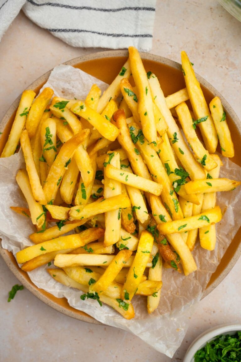 Garlic Fries (Crispy Restaurant-Style Fries In The Oven)
