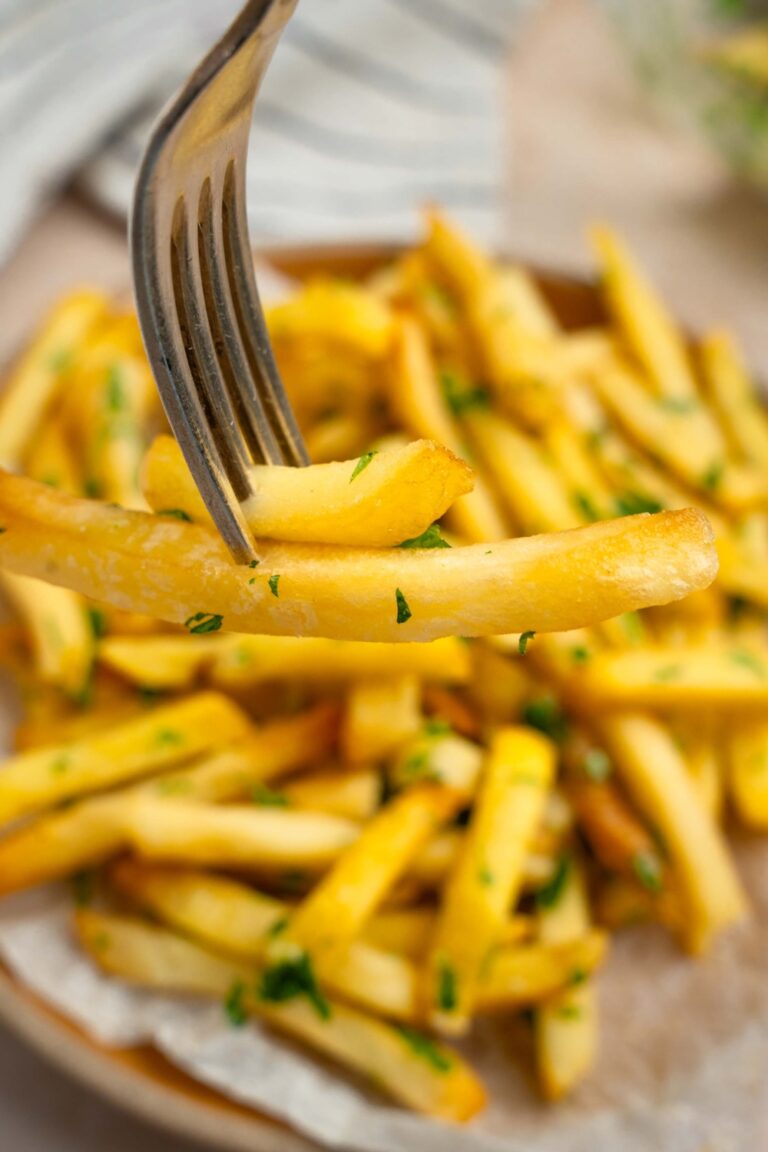 Garlic Fries (Crispy Restaurant-Style Fries In The Oven)
