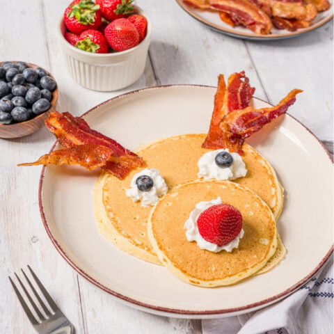 Reindeer Pancakes (Cute and Easy Christmas Breakfast Idea)