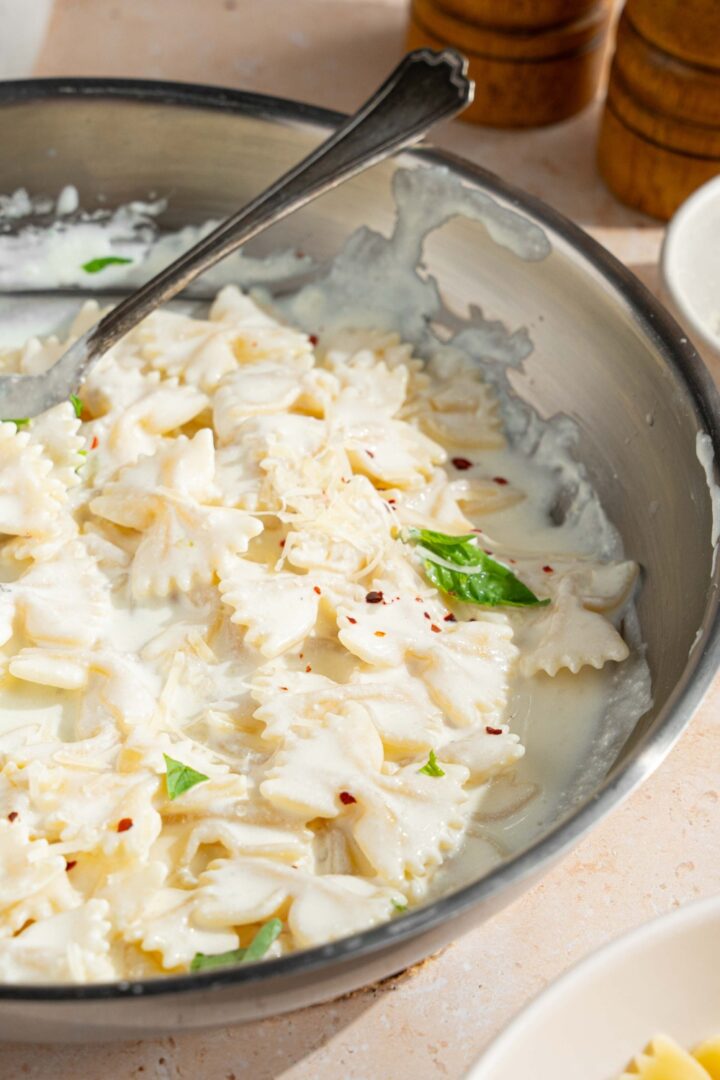 Alfredo Sauce With Cream Cheese (Creamy Alfredo in 10 Minutes)